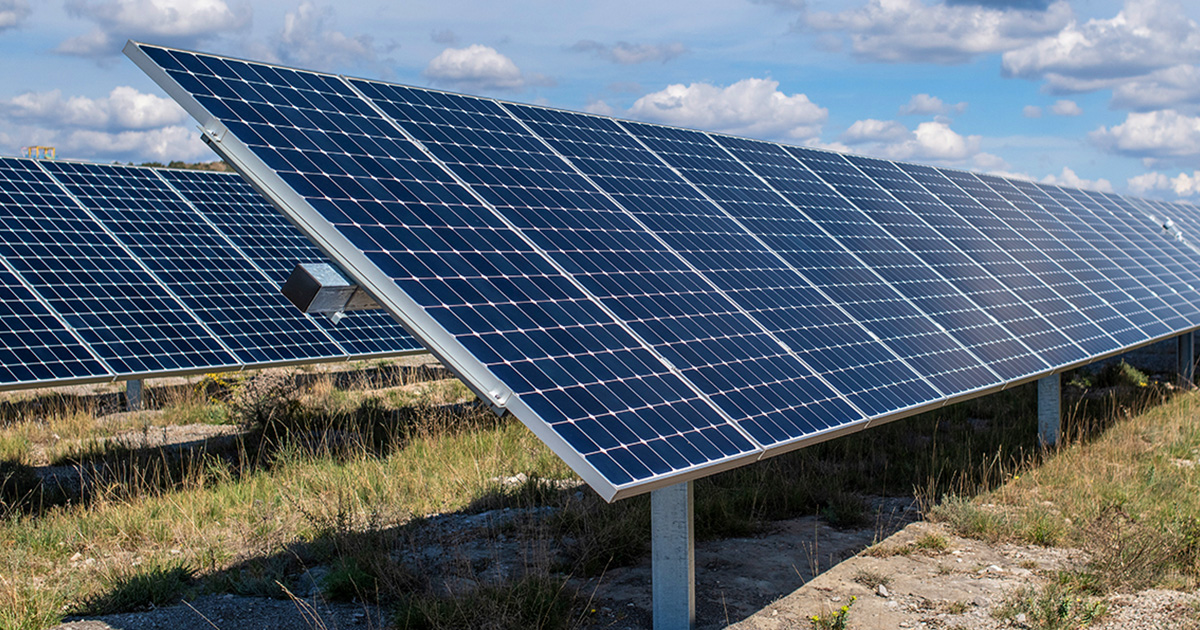 Solar energy: from the photovoltaic effect to energy communities | Eni ...